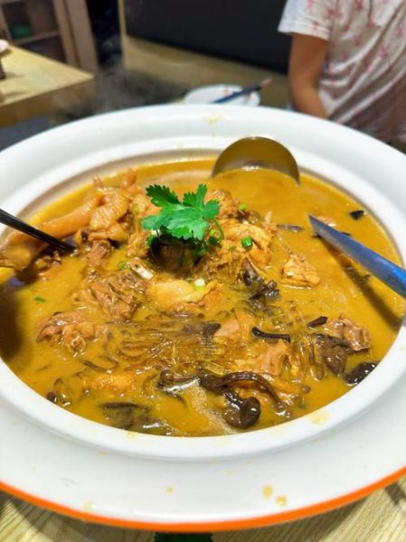 小鸡炖蘑菇网络意思是什么_为什么会被玩坏-第3张图片-山城妙识