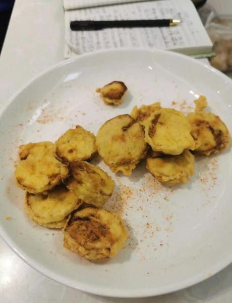 炸茄盒面糊怎么调酥_为什么一炸就硬-第1张图片-山城妙识 炸茄盒面糊怎么调酥_为什么一炸就硬-第1张图片-山城妙识