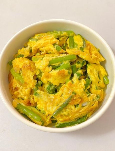 蒜台炒鸡蛋怎么做_蒜台炒鸡蛋先炒哪个-第3张图片-山城妙识