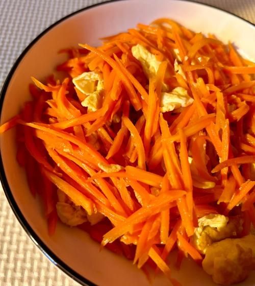 红萝卜炒鸡蛋怎么做_红萝卜炒鸡蛋的家常做法-第3张图片-山城妙识