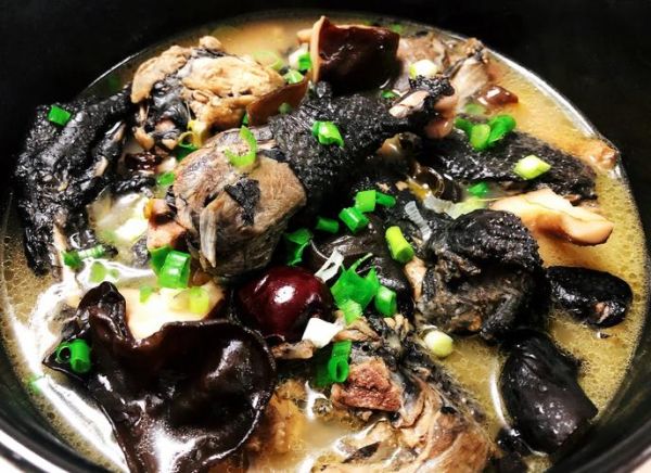 香菇木耳汤怎么做好喝_香菇木耳汤的做法大全-第1张图片-山城妙识