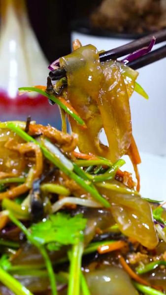 肉丝拉皮怎么摆盘好看_肉丝拉皮摆盘技巧-第1张图片-山城妙识