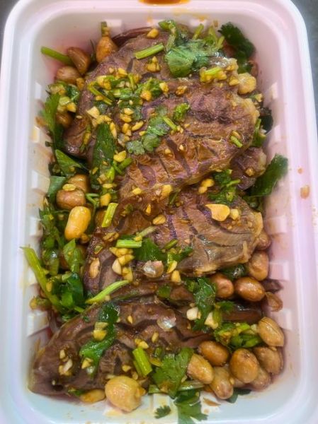 凉拌牛肉怎么做好吃又嫩_牛肉焯水还是腌制-第1张图片-山城妙识 凉拌牛肉怎么做好吃又嫩_牛肉焯水还是腌制-第1张图片-山城妙识