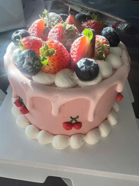 冰淇淋蛋糕全是冰淇淋吗_冰淇淋蛋糕和奶油蛋糕区别-第1张图片-山城妙识 冰淇淋蛋糕全是冰淇淋吗_冰淇淋蛋糕和奶油蛋糕区别-第1张图片-山城妙识