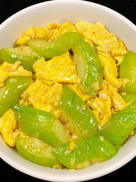 丝瓜炒蛋怎么炒好吃_丝瓜炒蛋的做法大全-第1张图片-山城妙识