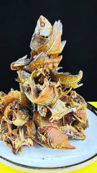 油炸小鲫鱼怎么做_油炸小鲫鱼怎么酥脆-第1张图片-山城妙识