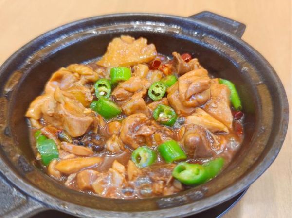 黄焖鸡怎么做才正宗_黄焖鸡米饭最香做法-第1张图片-山城妙识 黄焖鸡怎么做才正宗_黄焖鸡米饭最香做法-第1张图片-山城妙识