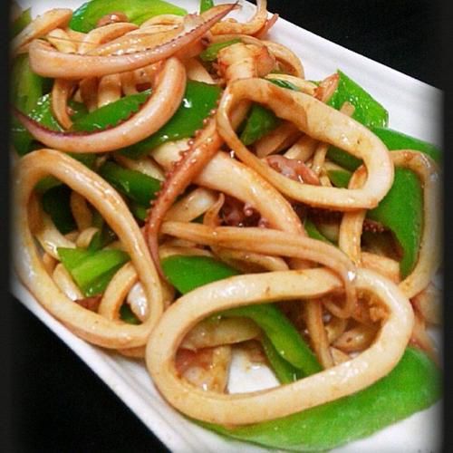 青椒炒鱿鱼圈怎么做_鱿鱼圈焯水几分钟-第1张图片-山城妙识 青椒炒鱿鱼圈怎么做_鱿鱼圈焯水几分钟-第1张图片-山城妙识