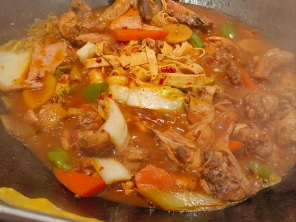鸡肉火锅怎么做_鸡肉火锅配菜有哪些-第2张图片-山城妙识