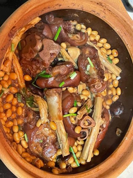 黄豆焖猪蹄怎么做好吃_黄豆焖猪蹄高压锅做法-第1张图片-山城妙识