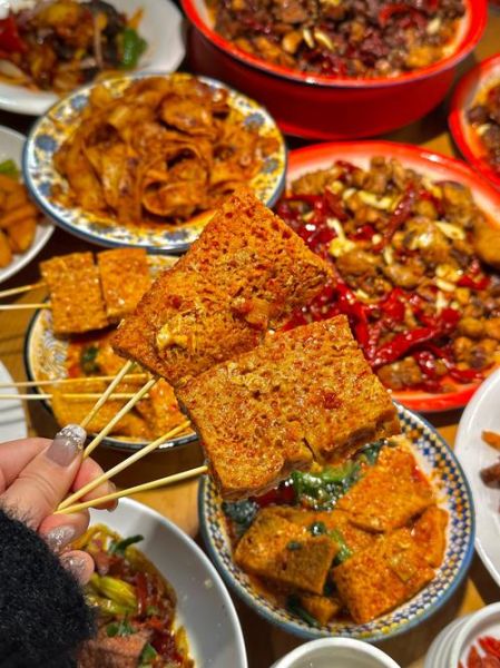 新疆切糕成本多少钱_正宗切糕为什么贵-第1张图片-山城妙识