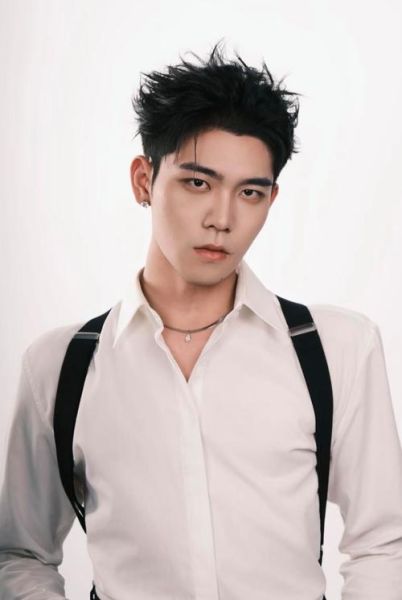 鲶鱼头发型男适合什么脸型_怎么打理不炸毛-第3张图片-山城妙识