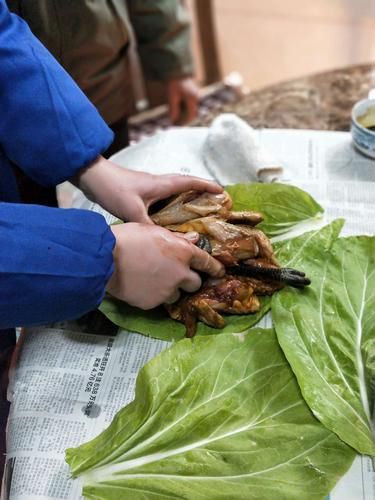 what_is_beggar's_chicken_how_to_cook_beggar's_chicken-第3张图片-山城妙识 what_is_beggar's_chicken_how_to_cook_beggar's_chicken-第3张图片-山城妙识