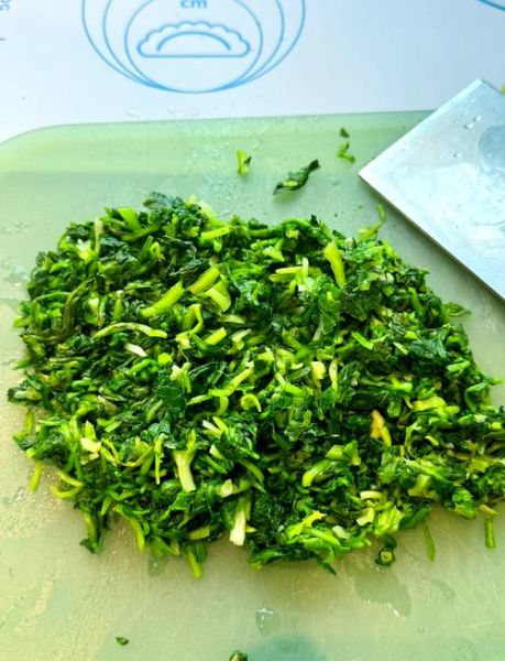 芥菜包饺子怎么调馅不苦_芥菜饺子馅要不要焯水-第1张图片-山城妙识 芥菜包饺子怎么调馅不苦_芥菜饺子馅要不要焯水-第1张图片-山城妙识