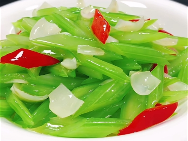 鲜百合炒芹菜怎么做_鲜百合炒芹菜要焯水吗-第3张图片-山城妙识 鲜百合炒芹菜怎么做_鲜百合炒芹菜要焯水吗-第3张图片-山城妙识