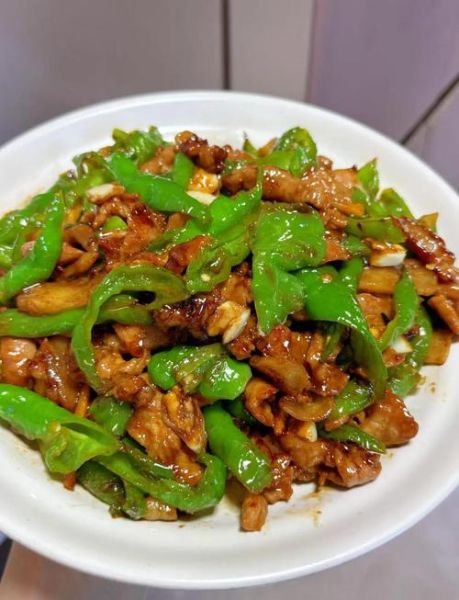 辣椒炒肉用什么辣椒_正宗湘菜做法步骤-第1张图片-山城妙识