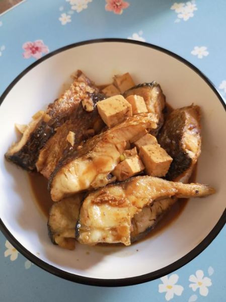 草鱼炖豆腐怎么做好吃_草鱼炖豆腐的家常做法-第1张图片-山城妙识