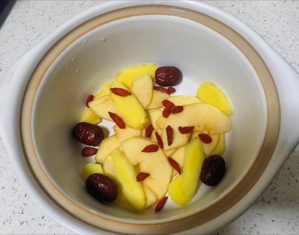 糖水苹果怎么做_家常糖水苹果做法-第1张图片-山城妙识