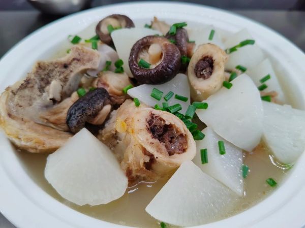 白萝卜煲猪骨汤用什么材料_白萝卜猪骨汤怎么煲-第3张图片-山城妙识