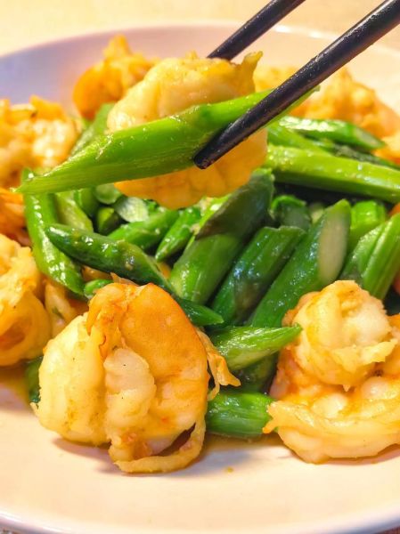 虾仁炒芦笋怎么做_虾仁炒芦笋焯水吗-第3张图片-山城妙识