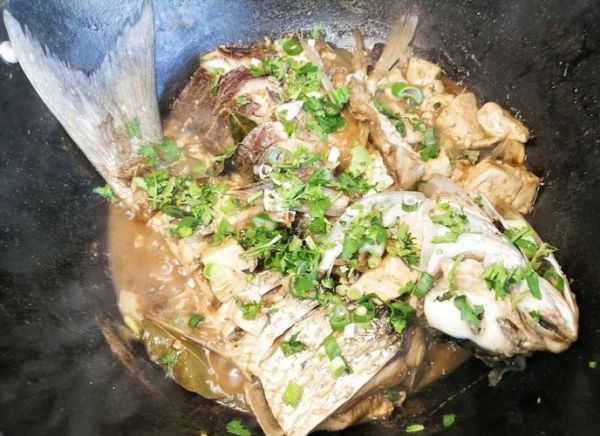 红烧梭边鱼怎么做_红烧梭边鱼的家常做法-第2张图片-山城妙识