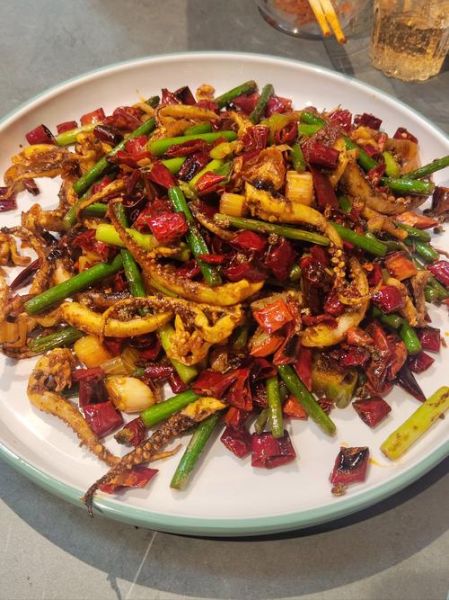 火爆鱿鱼怎么做_火爆鱿鱼配料有哪些-第2张图片-山城妙识 火爆鱿鱼怎么做_火爆鱿鱼配料有哪些-第2张图片-山城妙识