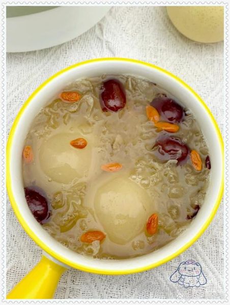 银耳雪梨陈皮汤的功效与禁忌_适合什么人喝-第3张图片-山城妙识 银耳雪梨陈皮汤的功效与禁忌_适合什么人喝-第3张图片-山城妙识