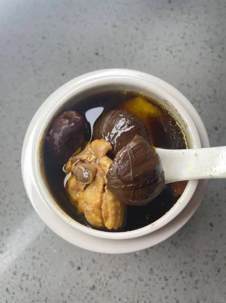 黑蒜鸡汤怎么煲_黑蒜鸡汤的做法大全-第2张图片-山城妙识