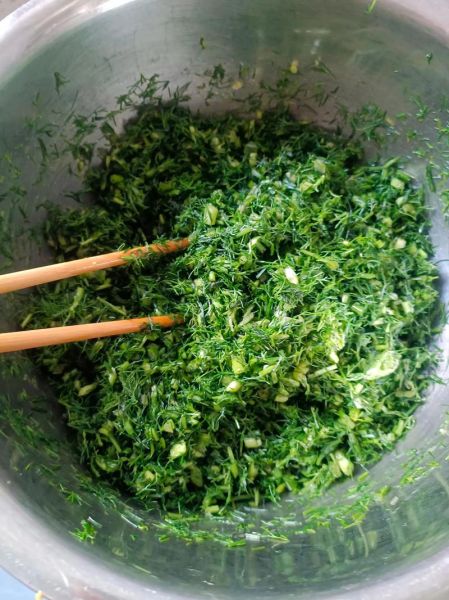 茴香饺子茴香用焯水吗_不焯水会不会苦-第1张图片-山城妙识