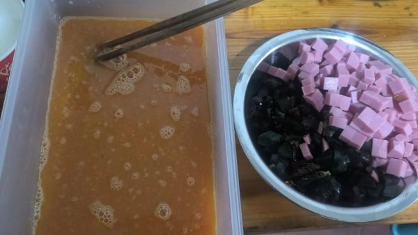 自制皮蛋肠配方比例_皮蛋肠怎么做才Q弹-第1张图片-山城妙识 自制皮蛋肠配方比例_皮蛋肠怎么做才Q弹-第1张图片-山城妙识