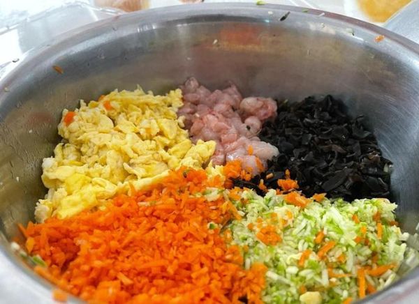 素三鲜饺子馅怎么调_素三鲜饺子馅做法大全-第1张图片-山城妙识