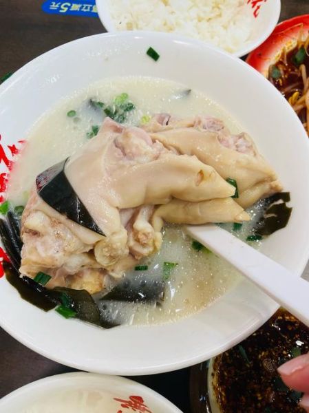 猪蹄汤怎么炖才好吃_猪蹄汤的做法视频-第1张图片-山城妙识 猪蹄汤怎么炖才好吃_猪蹄汤的做法视频-第1张图片-山城妙识