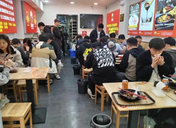 黄焖鸡店一个月挣多少钱_黄焖鸡店利润怎么算-第3张图片-山城妙识 黄焖鸡店一个月挣多少钱_黄焖鸡店利润怎么算-第3张图片-山城妙识