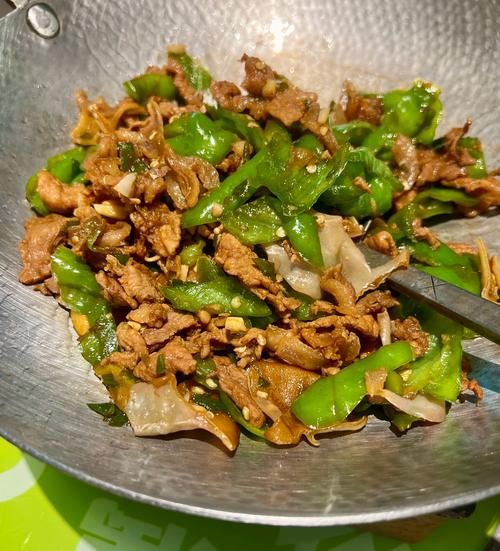 辣椒炒肉片怎么做_辣椒炒肉片用什么肉最好-第2张图片-山城妙识 辣椒炒肉片怎么做_辣椒炒肉片用什么肉最好-第2张图片-山城妙识