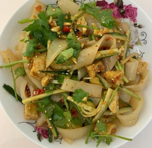 凉皮面筋怎么蒸才膨胀_蒸面筋不塌陷的秘诀-第1张图片-山城妙识 凉皮面筋怎么蒸才膨胀_蒸面筋不塌陷的秘诀-第1张图片-山城妙识