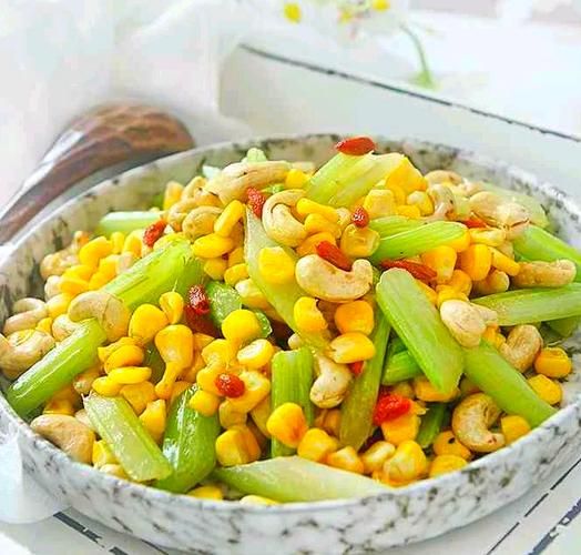 西芹腰果怎么做_西芹炒腰果的家常做法-第2张图片-山城妙识