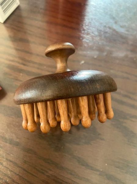 牛角梳和檀木梳哪个好_牛角梳和檀木梳的区别-第2张图片-山城妙识 牛角梳和檀木梳哪个好_牛角梳和檀木梳的区别-第2张图片-山城妙识