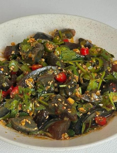 尖椒皮蛋怎么做_皮蛋拌尖椒的正宗做法-第2张图片-山城妙识