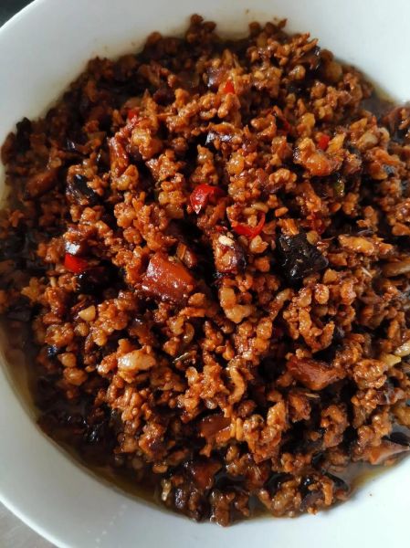 香菇炸酱面的酱怎么做_香菇炸酱面酱配方-第2张图片-山城妙识 香菇炸酱面的酱怎么做_香菇炸酱面酱配方-第2张图片-山城妙识