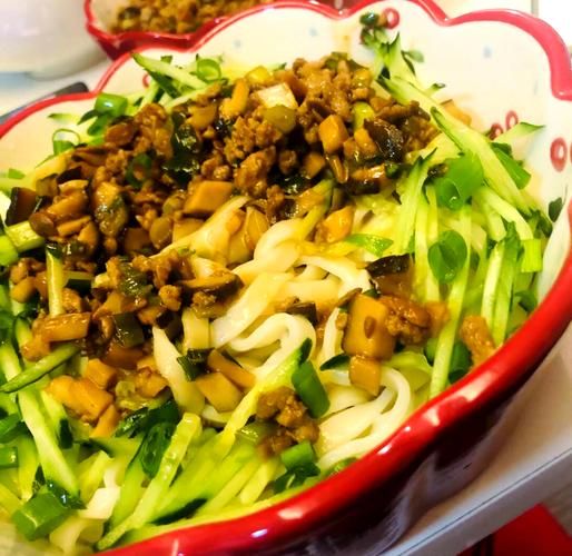 香菇炸酱面的酱怎么做_香菇炸酱面酱配方-第3张图片-山城妙识 香菇炸酱面的酱怎么做_香菇炸酱面酱配方-第3张图片-山城妙识