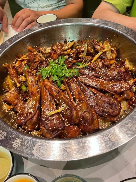 干锅鸭头热量_干锅鸭头减肥能吃吗-第1张图片-山城妙识
