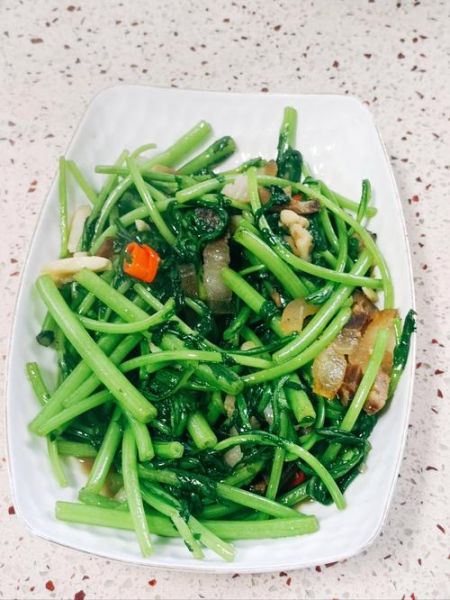 茼蒿叶怎么炒好吃_茼蒿叶的家常做法大全-第1张图片-山城妙识 茼蒿叶怎么炒好吃_茼蒿叶的家常做法大全-第1张图片-山城妙识