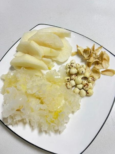 百合银耳雪梨汤怎么做_润肺止咳效果好吗-第2张图片-山城妙识 百合银耳雪梨汤怎么做_润肺止咳效果好吗-第2张图片-山城妙识