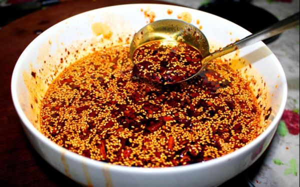 辣椒油怎么做_辣椒油用什么油最香-第2张图片-山城妙识