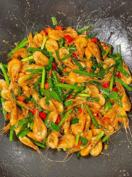 韭菜炒河虾怎么炒才脆嫩_韭菜炒河虾要不要焯水-第3张图片-山城妙识