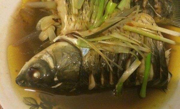清蒸草鱼怎么做_清蒸草鱼的家常做法-第3张图片-山城妙识