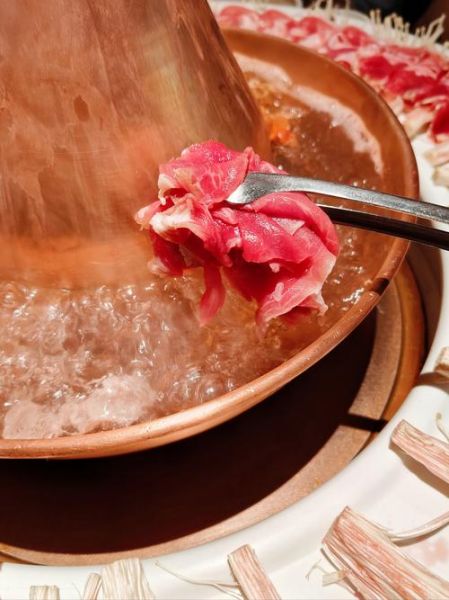 涮羊肉怎么选肉_涮羊肉高清图片里藏的细节-第1张图片-山城妙识