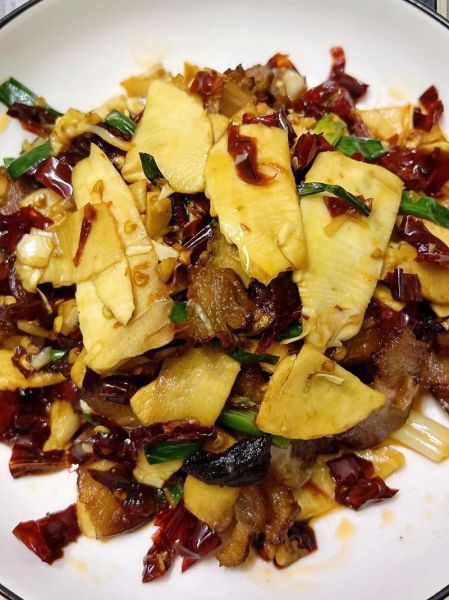 冬笋炒腊肉怎么做_冬笋炒腊肉的做法窍门-第2张图片-山城妙识