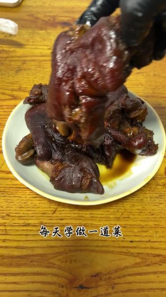 家庭自制酱猪蹄怎么做_酱猪蹄软烂不腥的秘诀-第3张图片-山城妙识