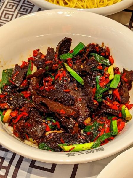 腊牛肉怎么炒好吃_腊牛肉的家常做法-第1张图片-山城妙识 腊牛肉怎么炒好吃_腊牛肉的家常做法-第1张图片-山城妙识